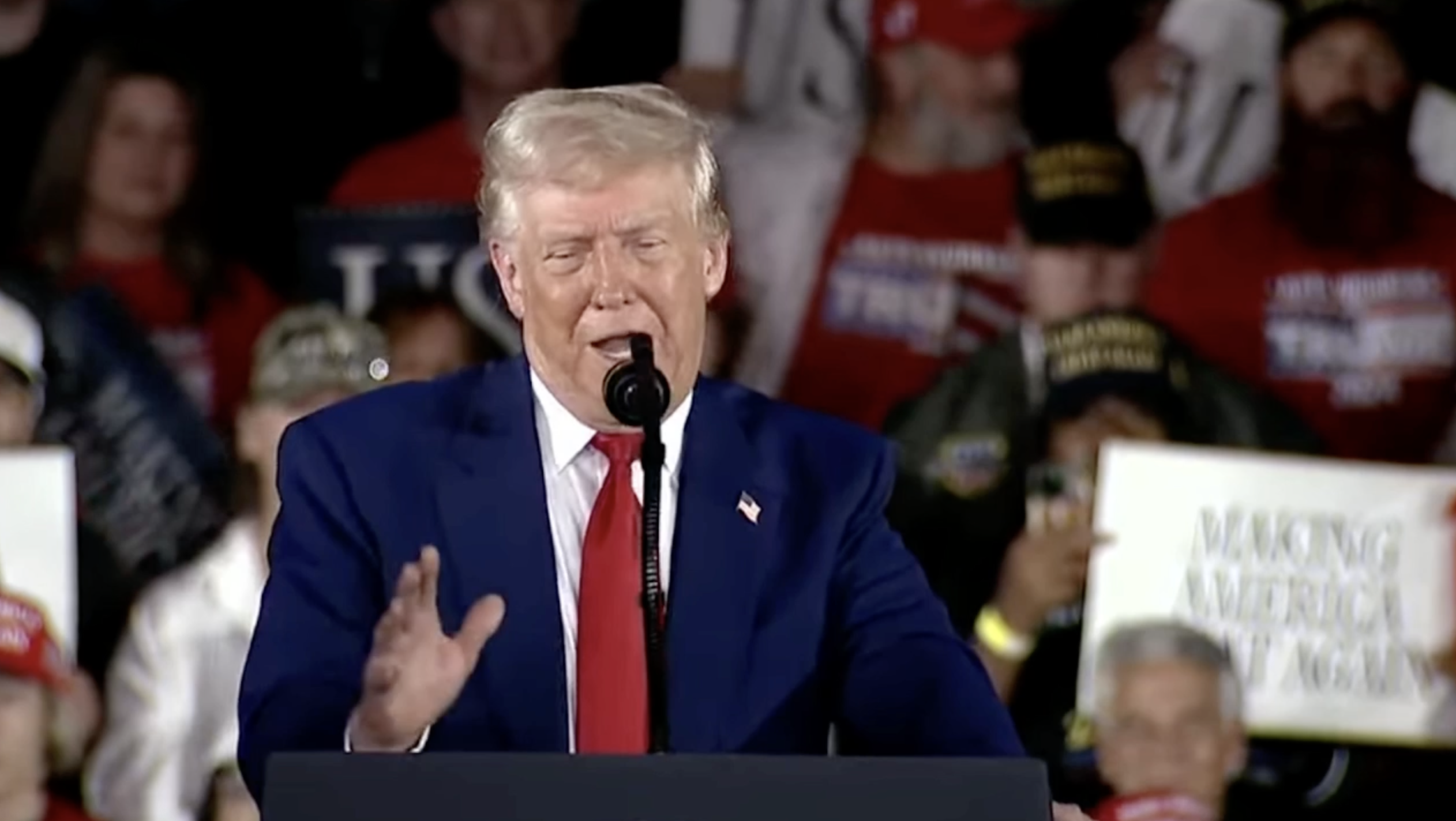 'We love Kristi': Trump celebrates Kristi Noem's unlawful deportations ...