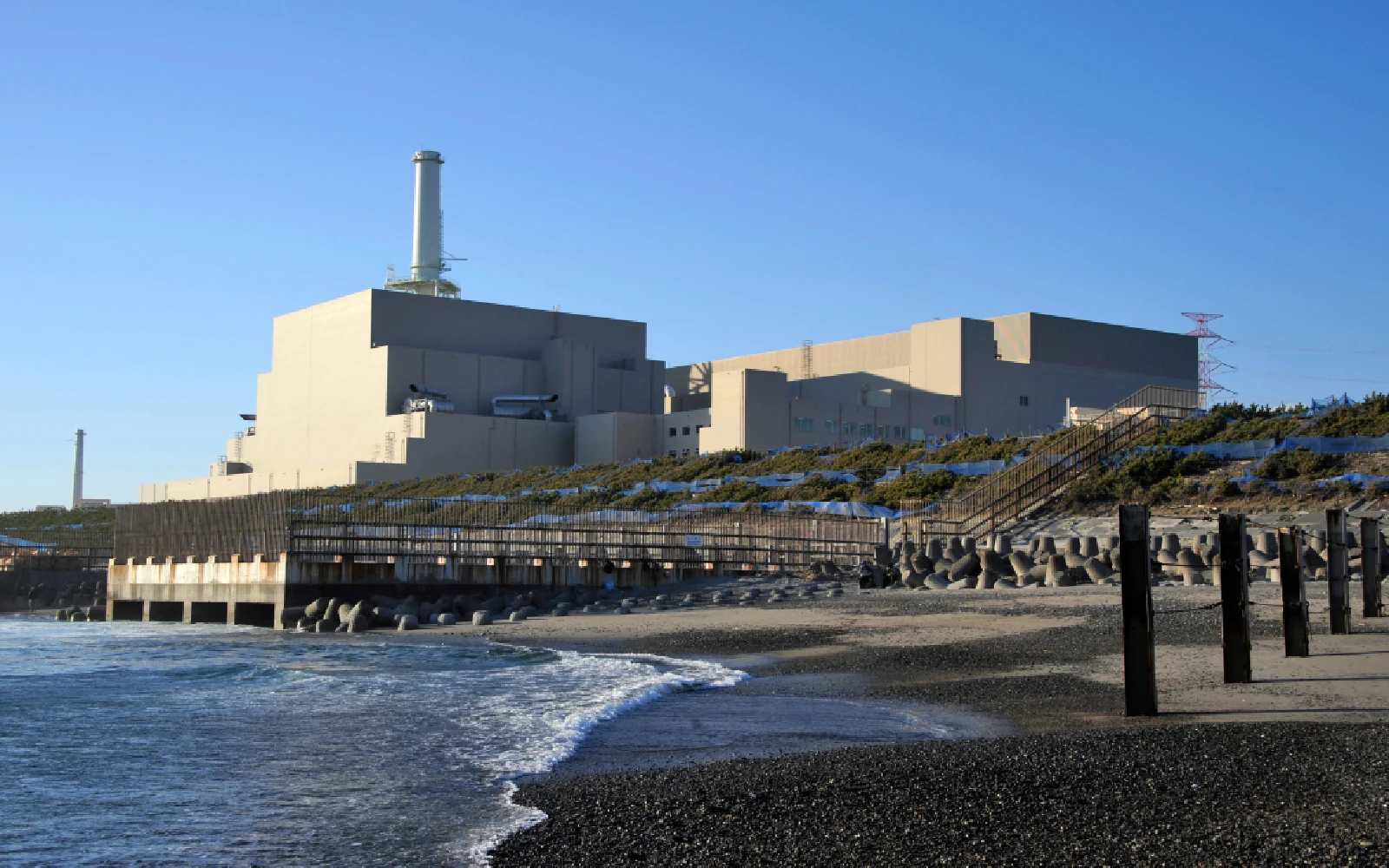 Japan proposes rebuilding ageing nuclear plants to meet power demand