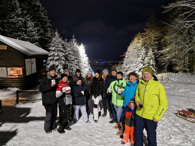 Stundenlang auf der Piste und kein bisschen müde: Familien und Freunde ...