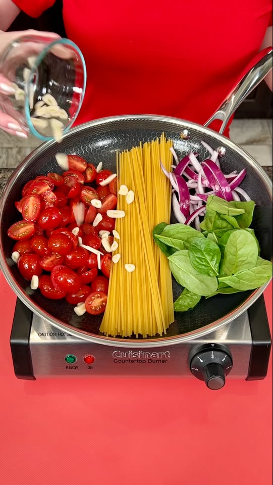 Easy one pan spaghetti recipe for busy weeknights