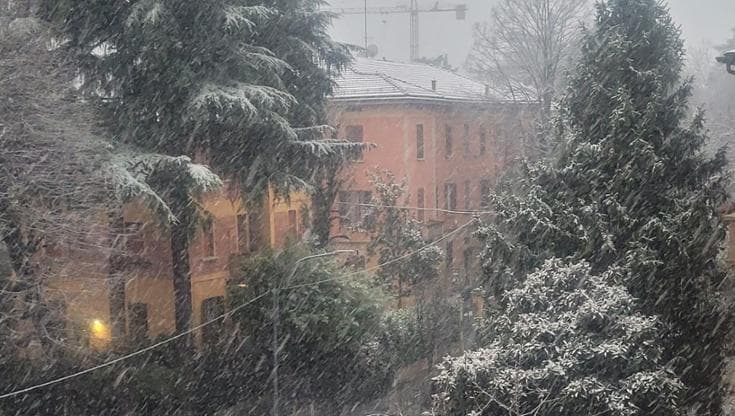 Neve a Bologna e in Romagna. Oggi è allerta gialla
