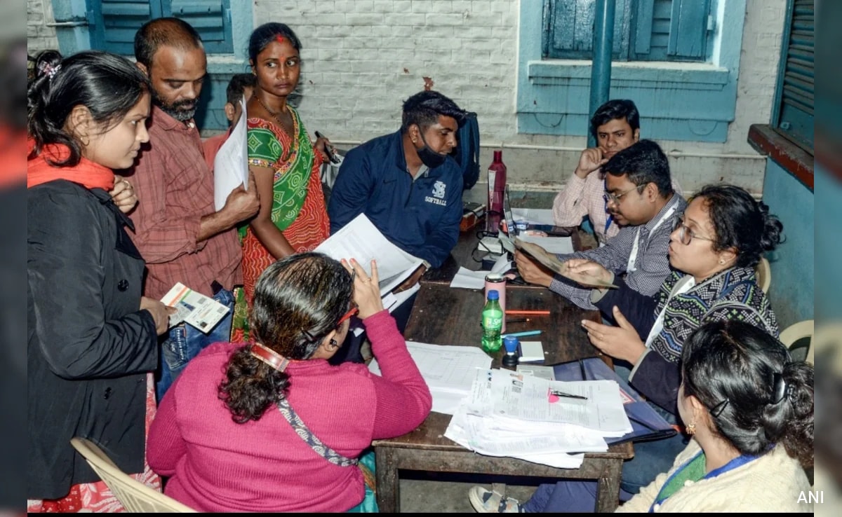 Trinamool Congress moves Supreme Court against Election Commission over SIR