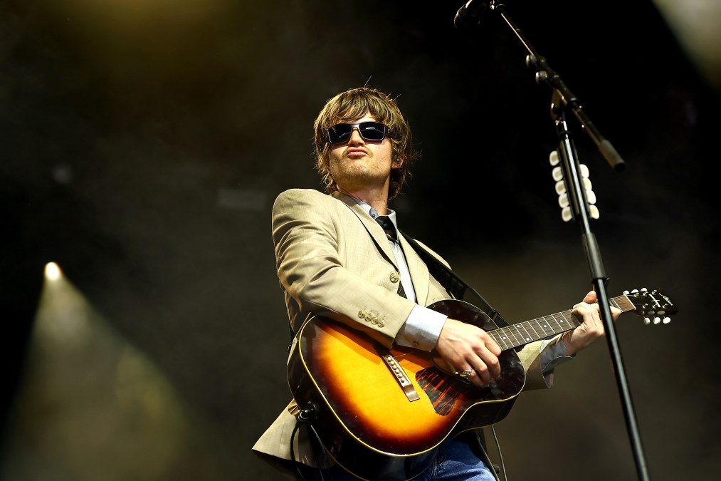 La estrella de 'Stranger Things' destrona a Taylor Swift con su éxito ...