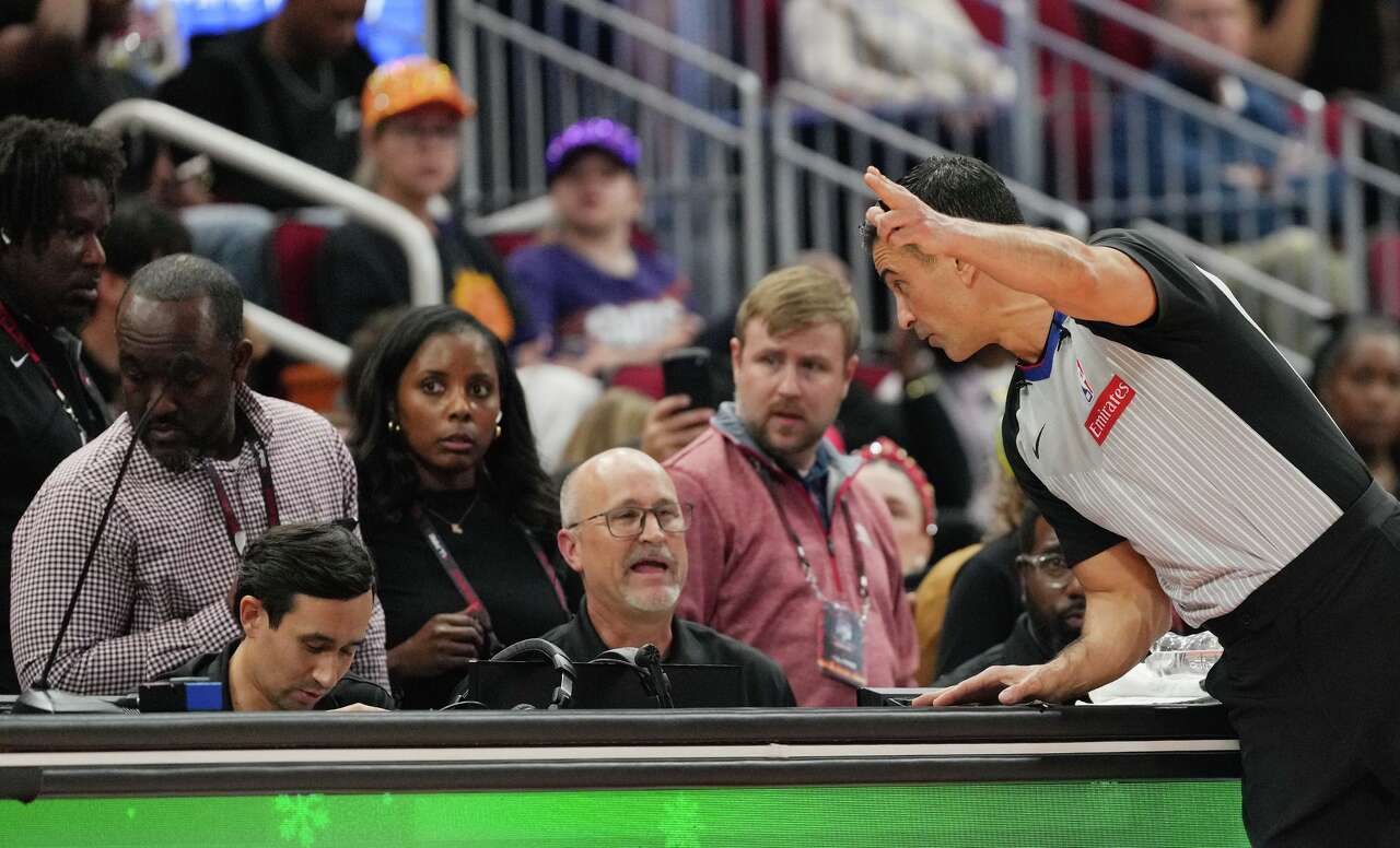 'Reminded me of the AAU days': Rockets, Suns play through broken ...