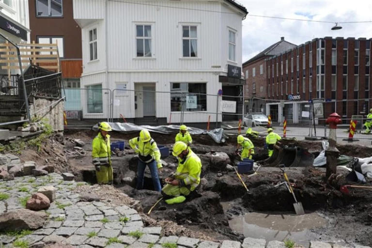 Archaeologist unearths intricate medieval gold ring in historic Viking town
