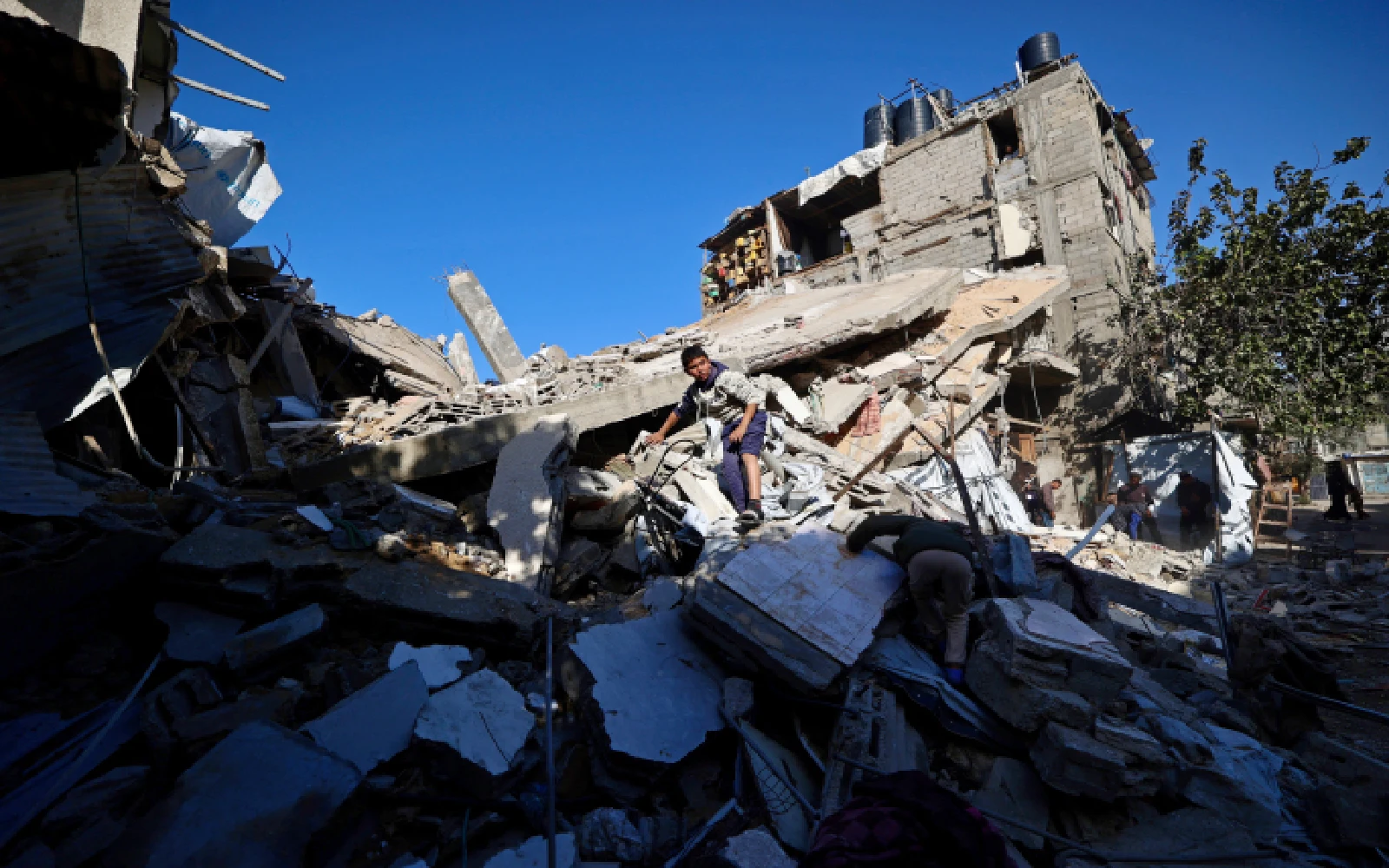 Israeli strike kills 5 Gaza police officers, child