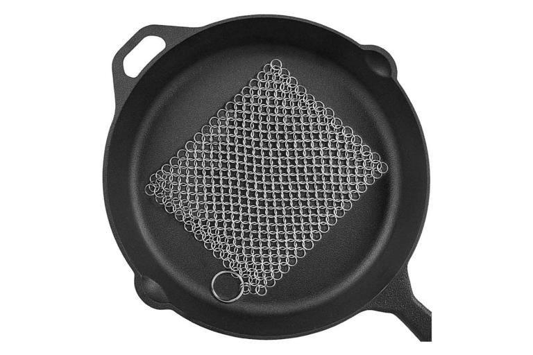 I asked chefs how to clean cast iron skillets after cooking — they ...
