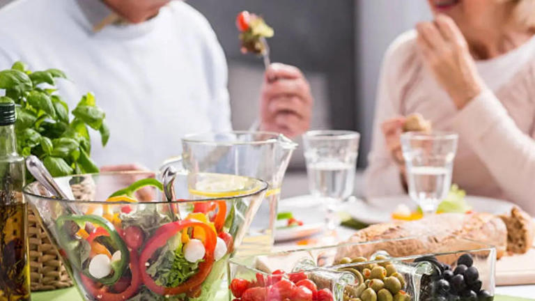 Calcium vs vitamin D: Which is better for bone health and stronger bones?