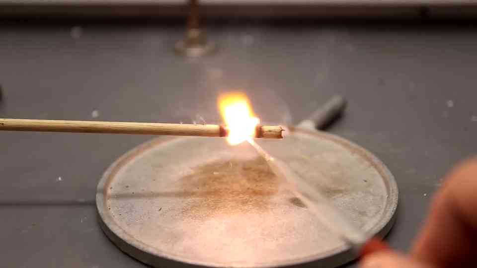 How to make an oxygen generator (MnO2_H2O2 method)