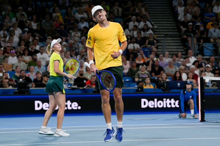 'Demon' drags hosts Australia into United Cup quarters