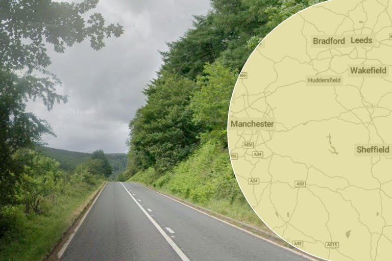 Snake Pass: Traffic chaos as snow leaves main route between Sheffield ...