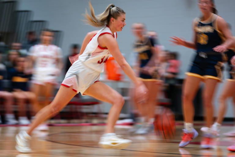 Belleville, Wayne hold down top spots in Michigan girls basketball top 25