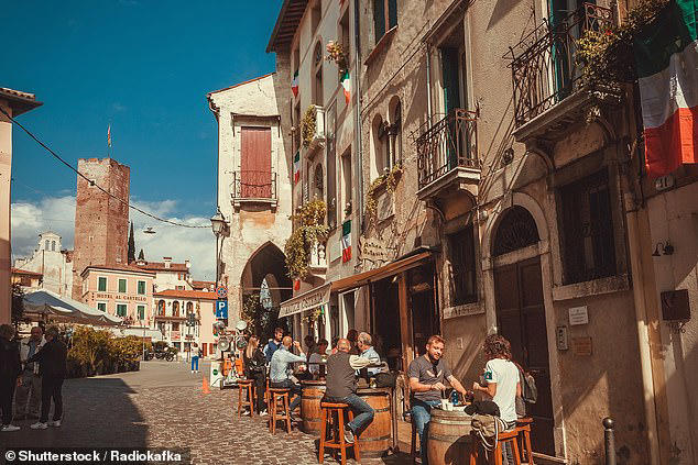 Local reveals how to find authentic restaurants in Italy - and how to ...