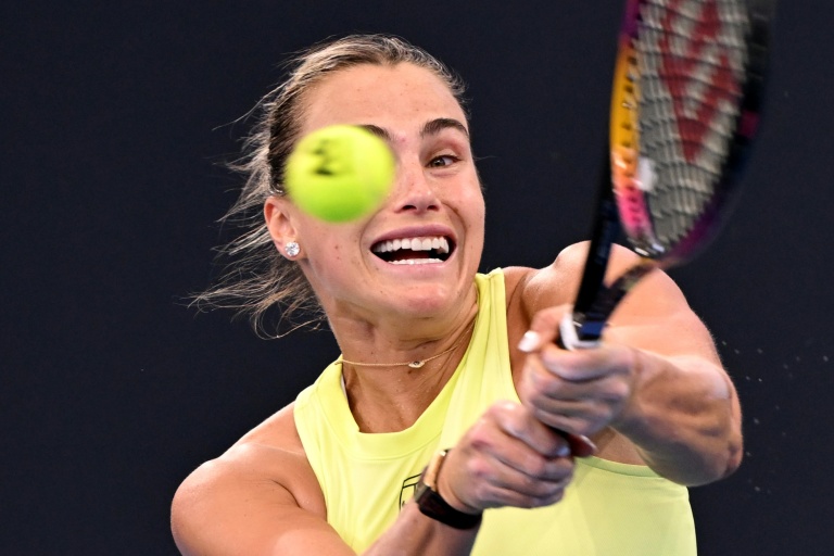 Australian Open title rivals ease through in Brisbane warm-up