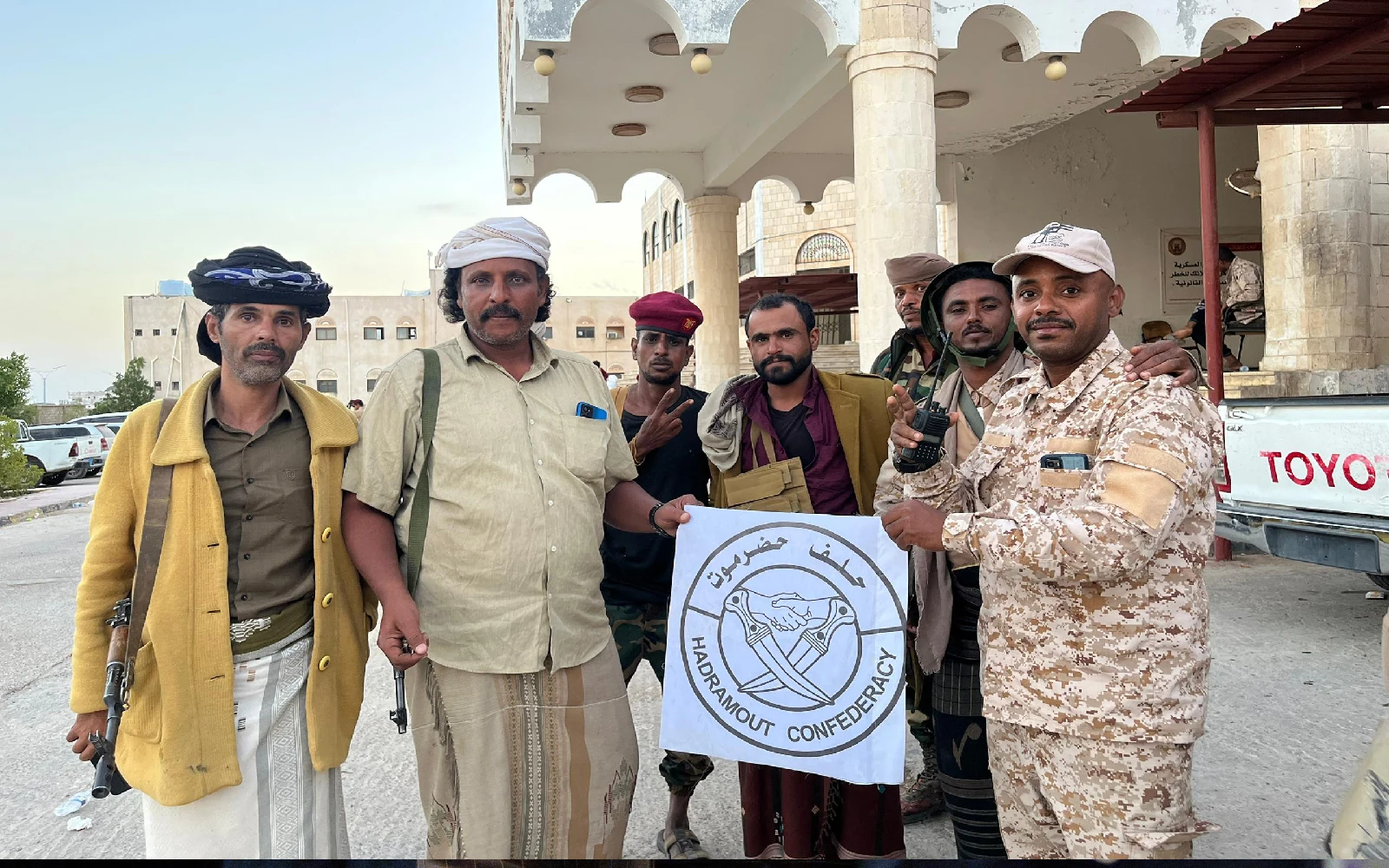 Yemen separatists set for Riyadh talks after fighting