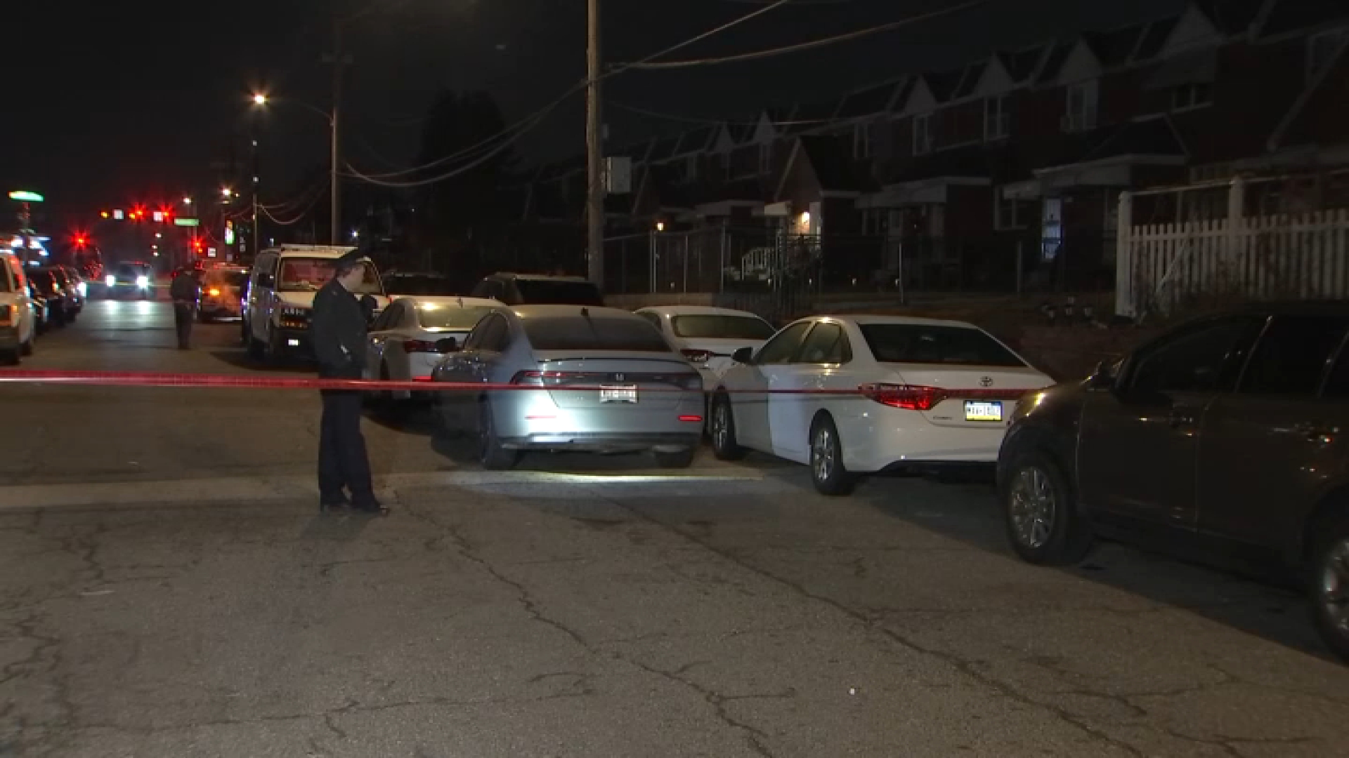 Man shot in leg during Northeast Philly gunpoint robbery, police say