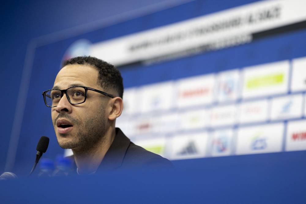 Chelsea appoints Rosenior as head coach on six-year deal