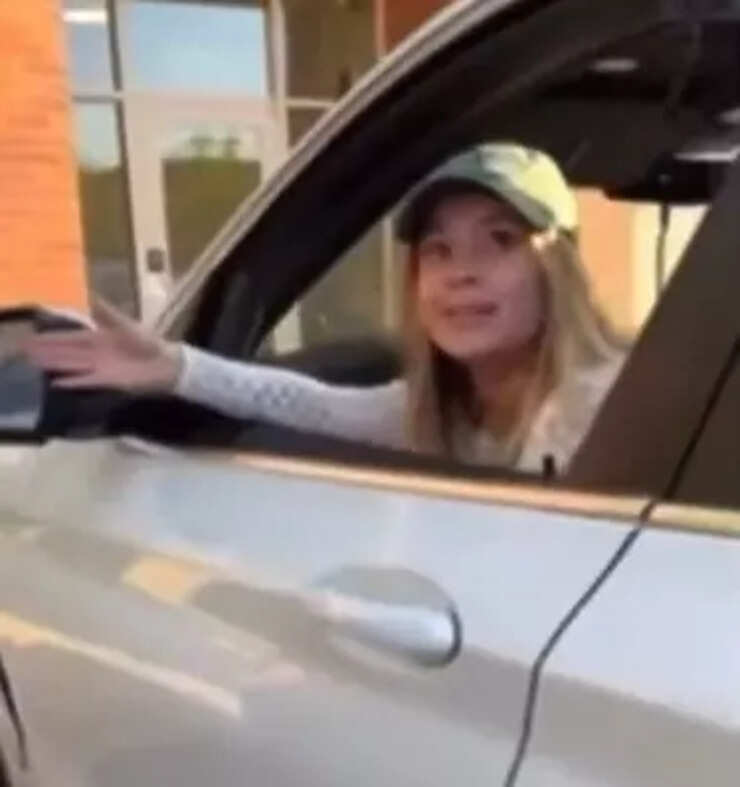 'Horrible women': Viral video shows SUV driver's arrogance as she ...