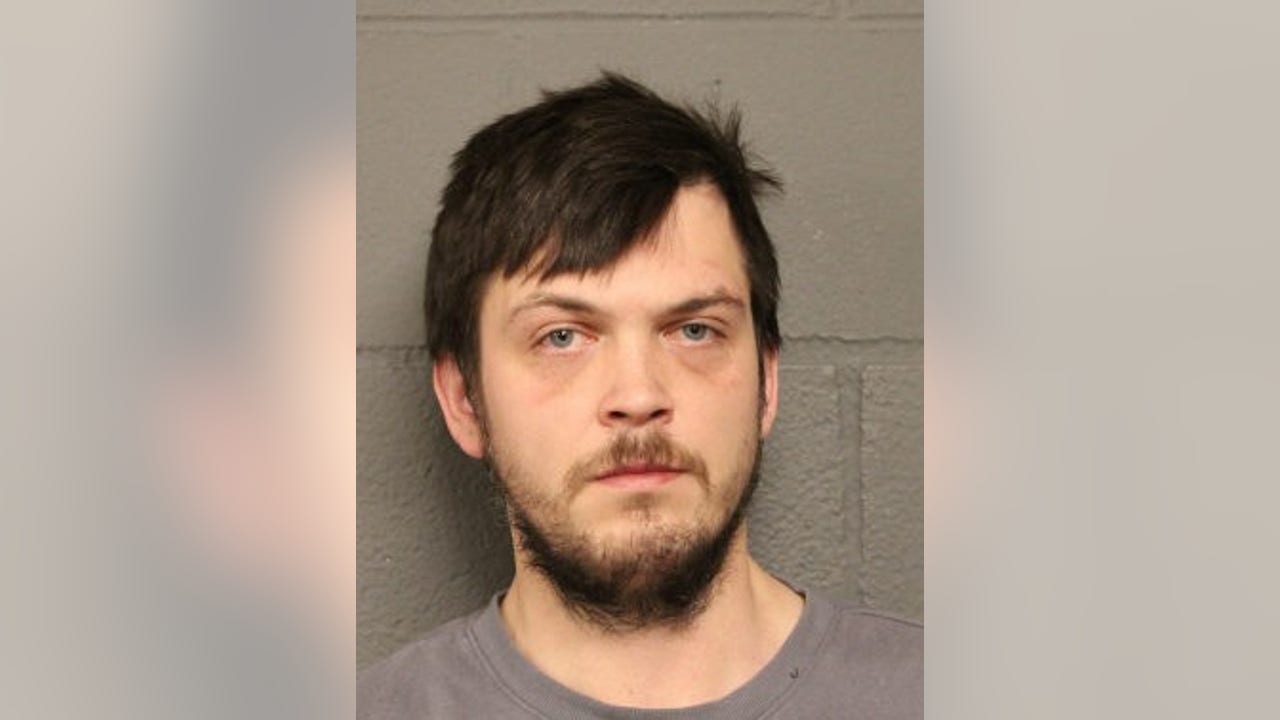 Chicago man charged with stealing over $1,200 of merchandise from Macy's