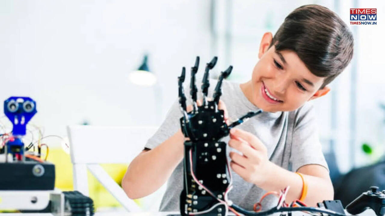 KITE rolls out robotics training programme for 4.5 lakh class 10 ...