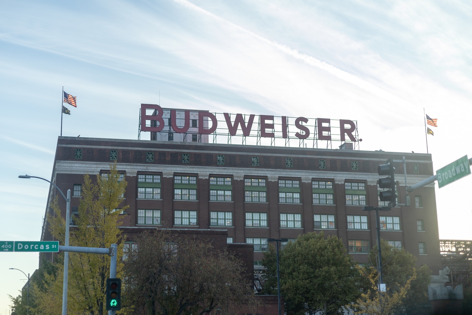 Anheuser-Busch reacquires a metal container plant stake in a deal ...