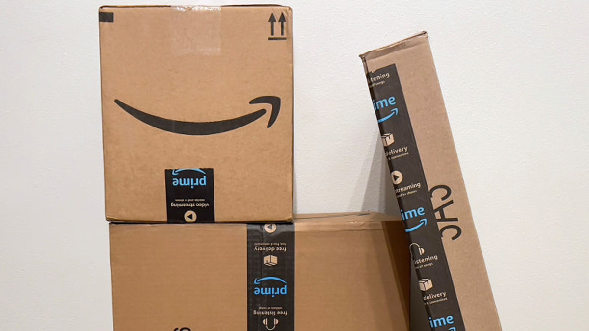 Amazon quietly discounted this $200 smartwatch to just $24