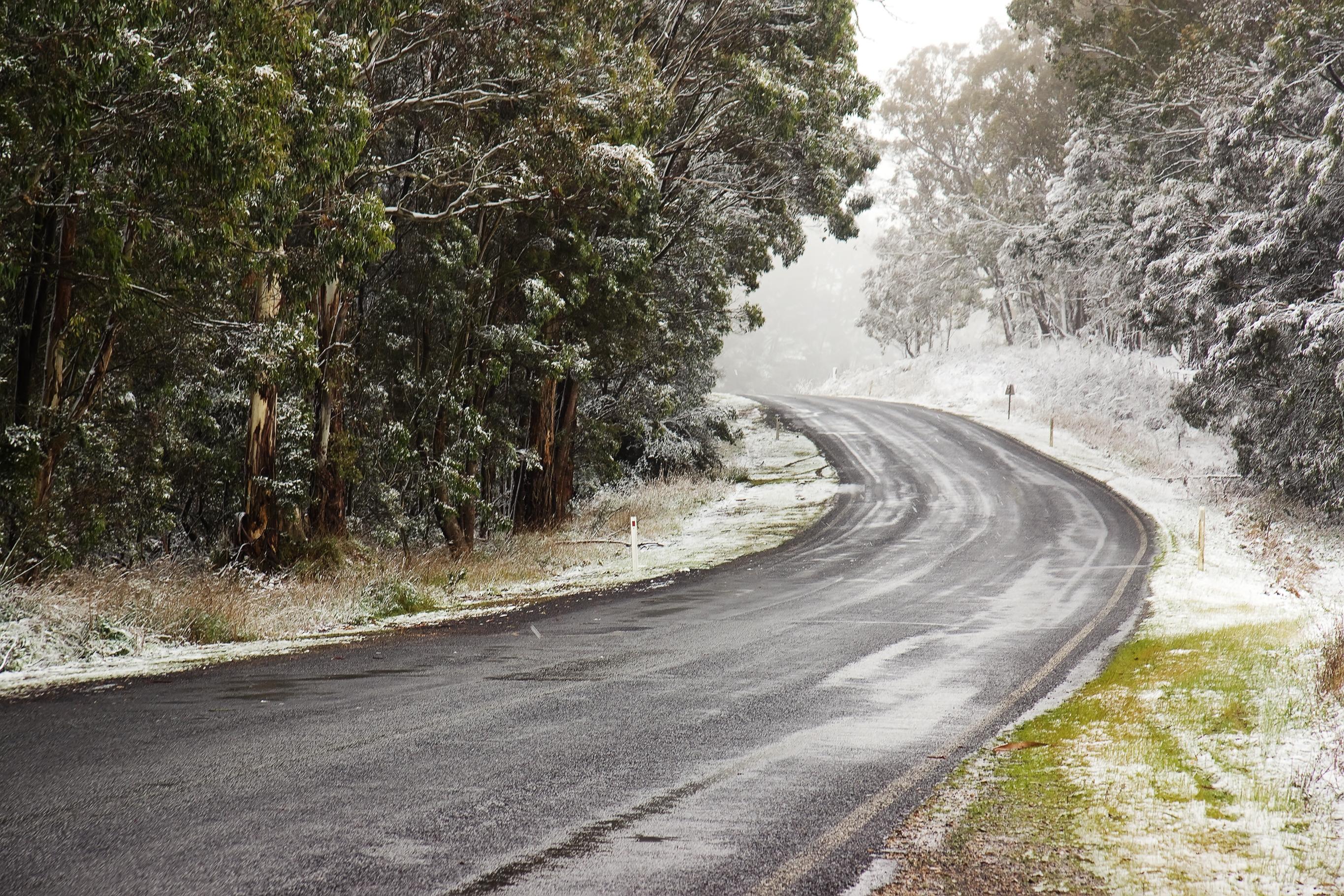 Neve a Valle Benedetta e allerta ghiaccio nel Livornese