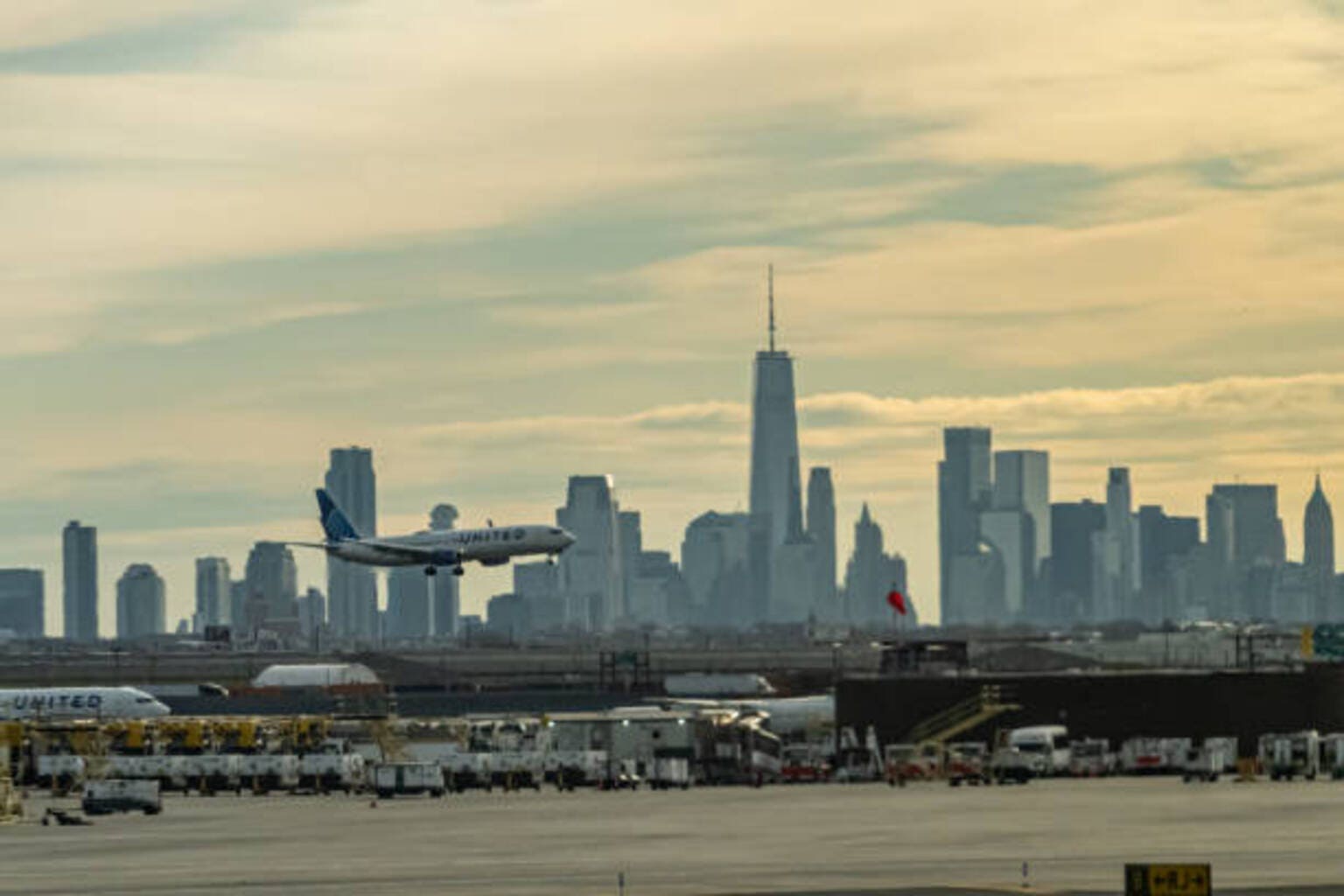 US taps RTX, Indra to supply new radars in $12.5B air-traffic control ...