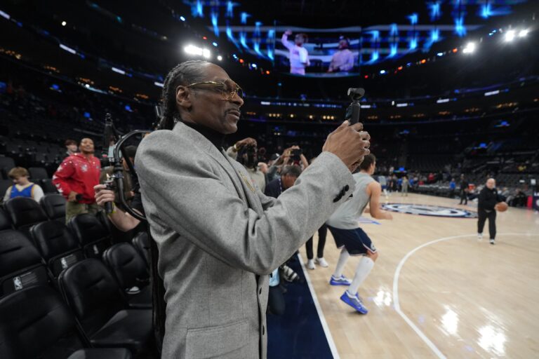 Snoop Dogg brings celebrity game swagger to NBC broadcast