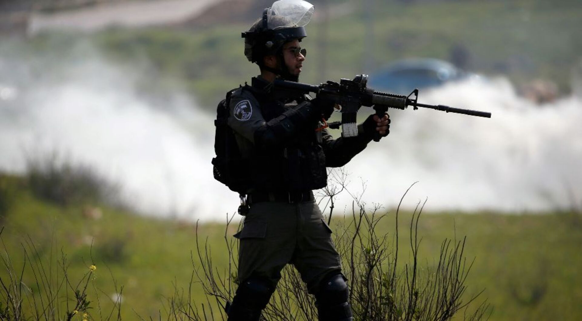 West Bank: Dozens injured as Israeli troops raid Birzeit University in ...