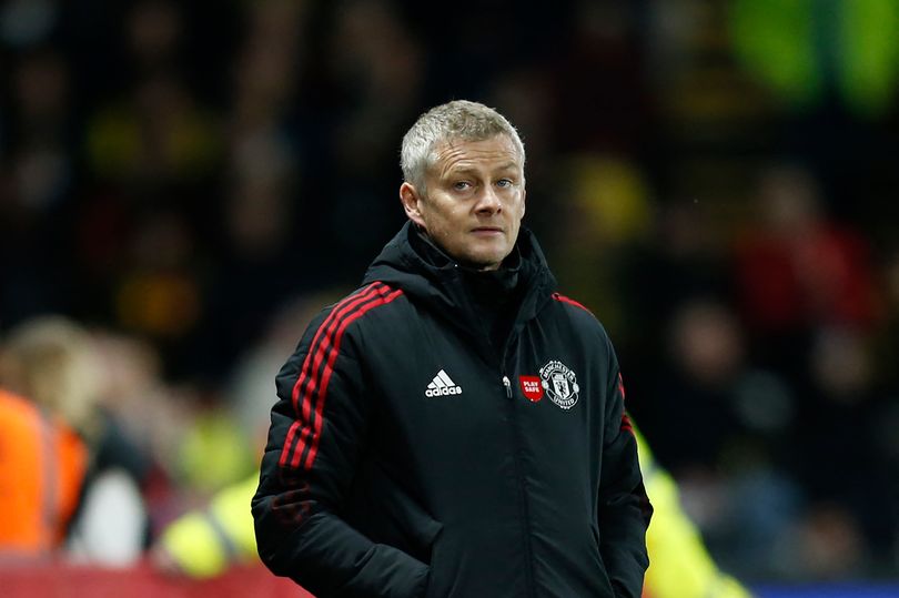 Manchester United hold talks with four former players over interim head ...
