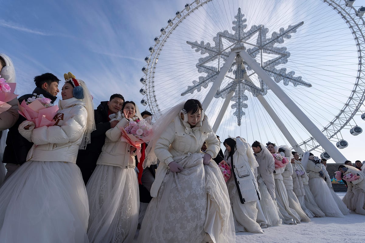 Love in the cold: Mass wedding at Harbin Ice and Snow Festival