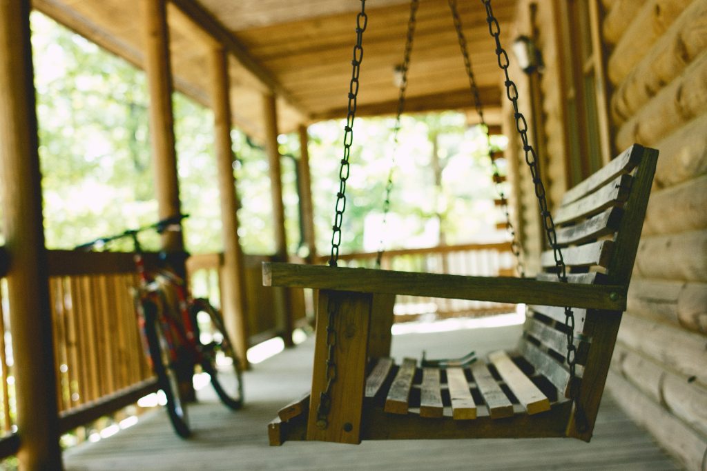 Simple front porch ideas for better curb appeal