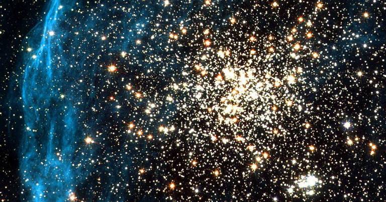 The universe’s earliest heatwave is a massive galaxy cluster that's ...