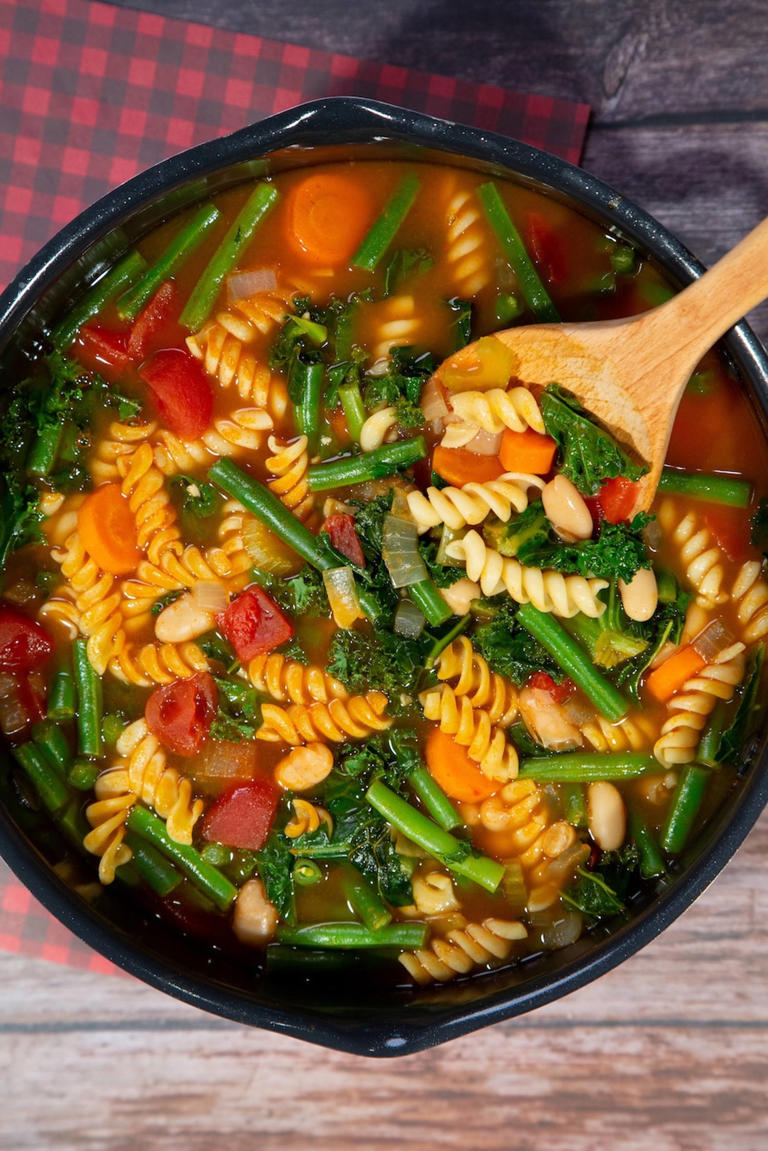 Joy Bauer shares a healthy meal plan to start your new year off right