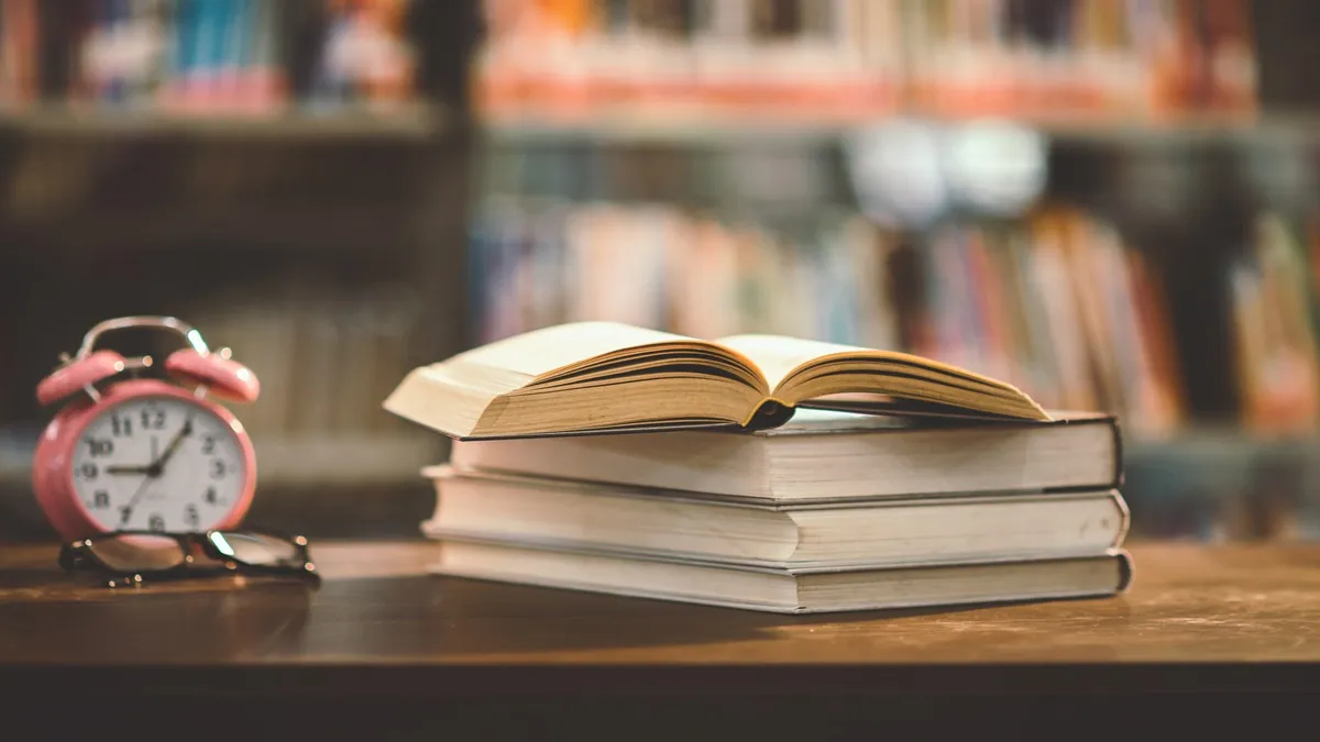 5 best books on personal improvement to achieve your set goals in 2026
