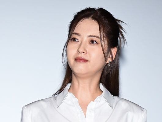 Ko Ah-ra honors Ahn Sung-ki as role model