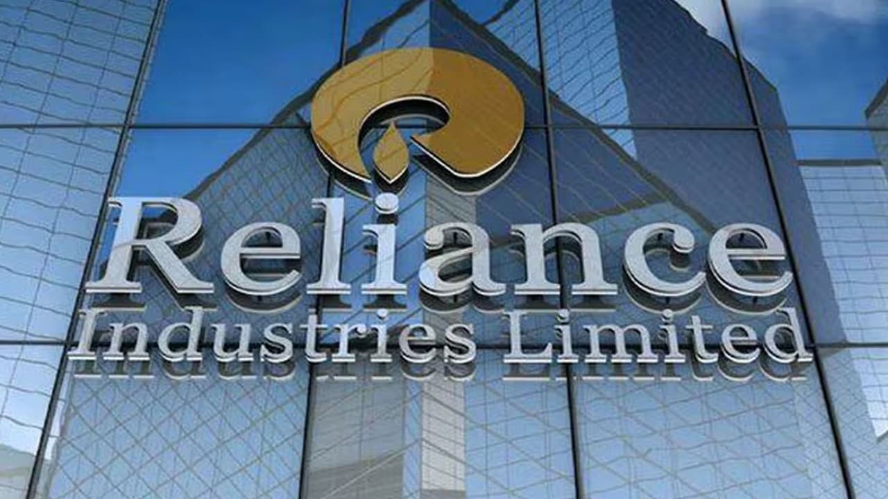 Reliance denies Russian oil cargo claims, calls Bloomberg report ...