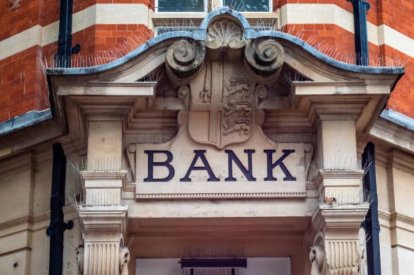 Two major UK banks promise to keep all branches open until 2030