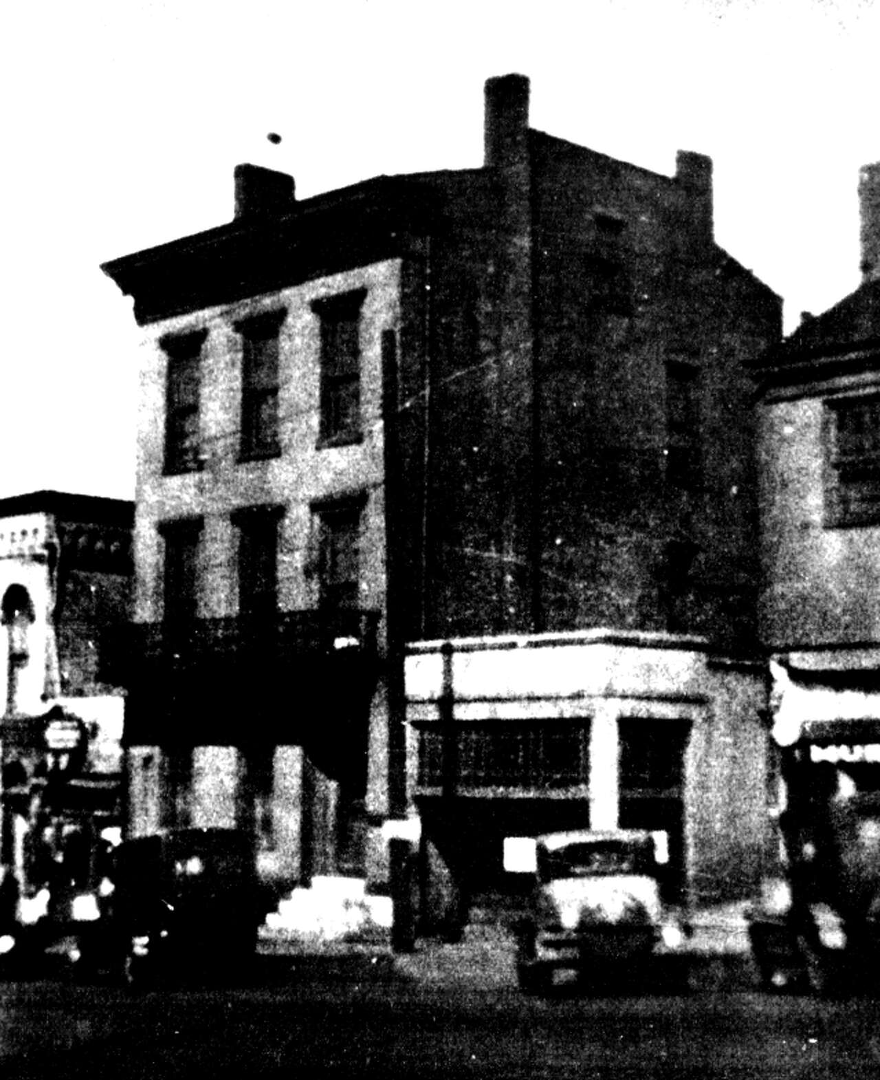 Wead Building once anchored Alton’s medical community on East Broadway