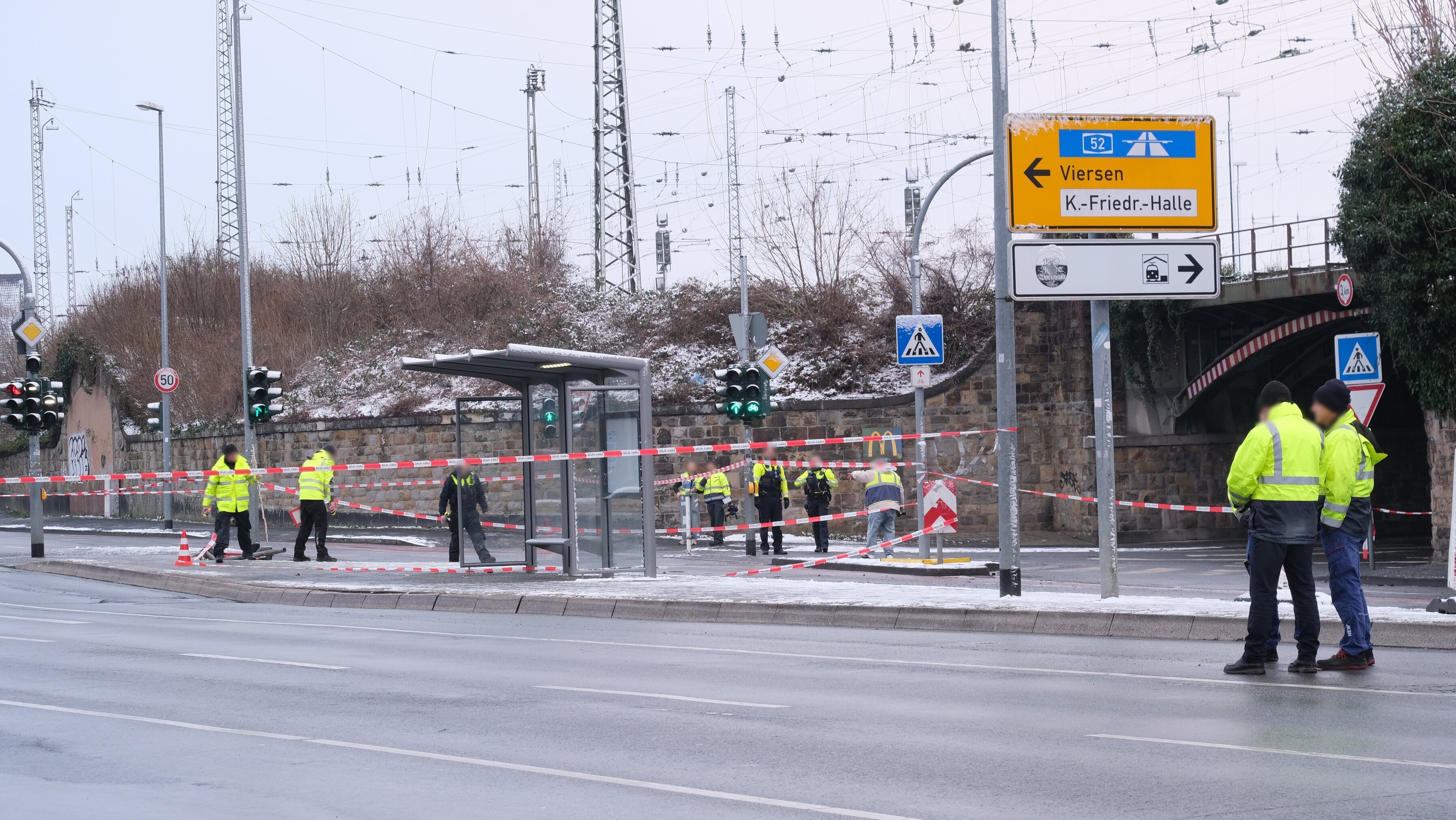Sperrung und Spurensicherung nach tödlichem Unfall am Bismarckplatz