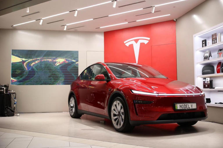 Tesla Malaysia maintains EV pricing in 2026, opens first pop-up outlet ...