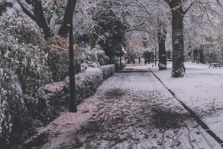 Youths spotted using frozen water at popular Derbyshire park as ‘ice ...