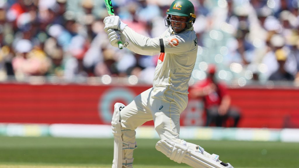 Fans give standing ovation to Usman Khawaja in his farewell test