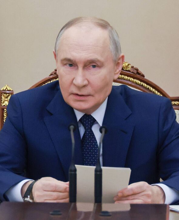 Vladimir Putin could 'justify' Ukraine invasion after Donald Trump's ...