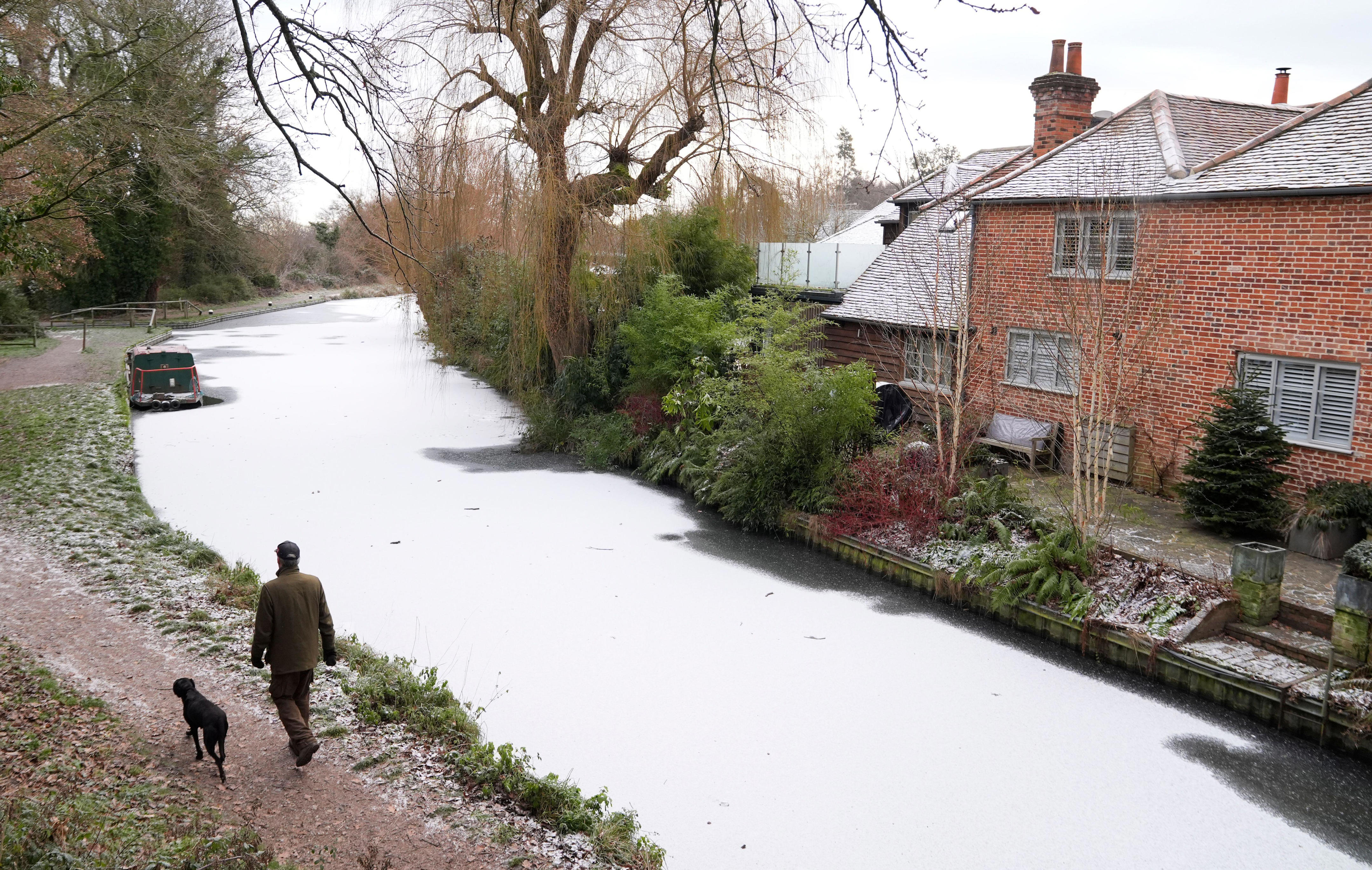 Met Office map shows snow and ice warnings covering UK as schools close
