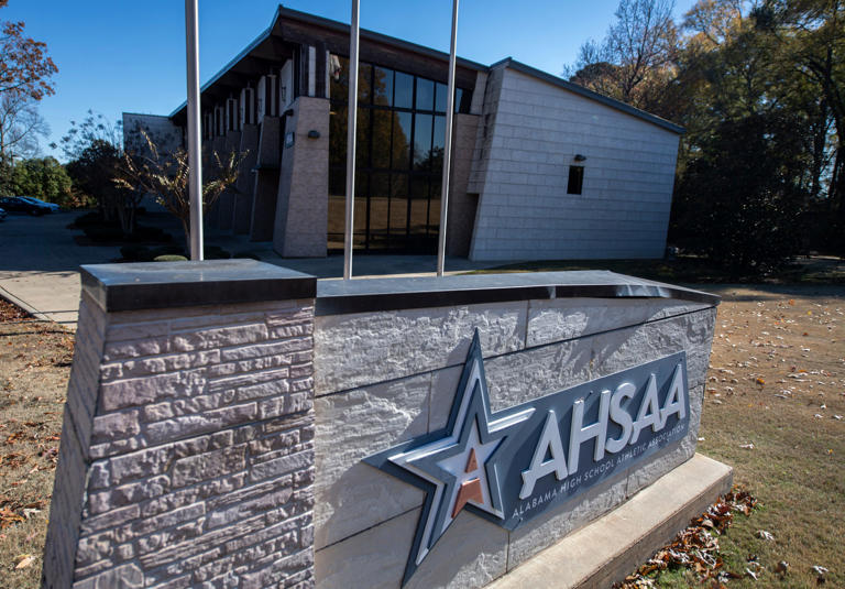 Vote now on whether AHSAA should move to public-private split