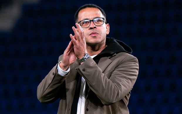 Chelsea, tras despedir a Maresca, contrató a un DT de 41 años que ...