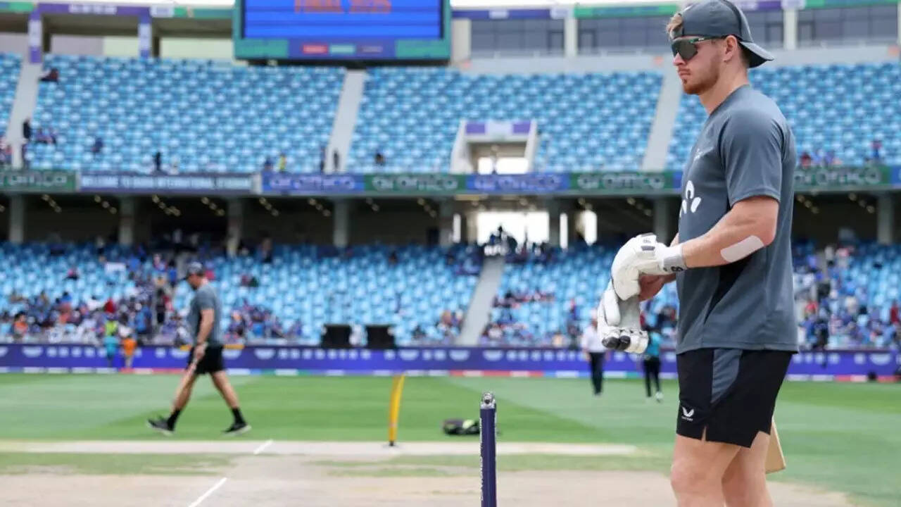 New Zealand's Glenn Phillips explores left-handed batting as weapon ...