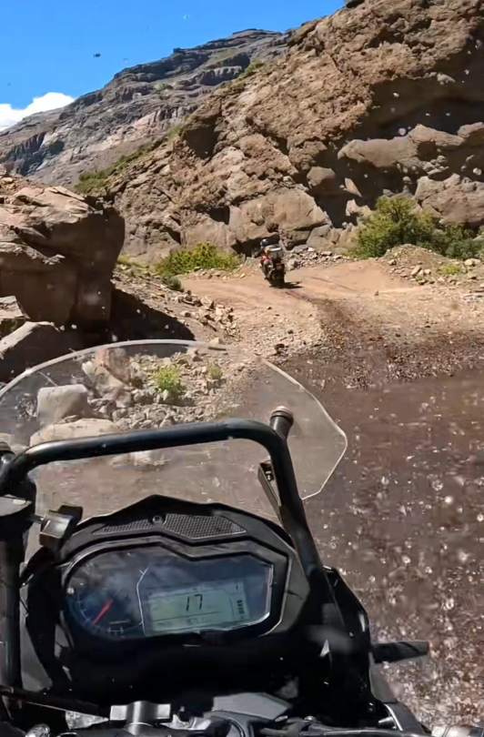 Disfrutando de la ruta en moto por Rancagua, Coya y Machalí